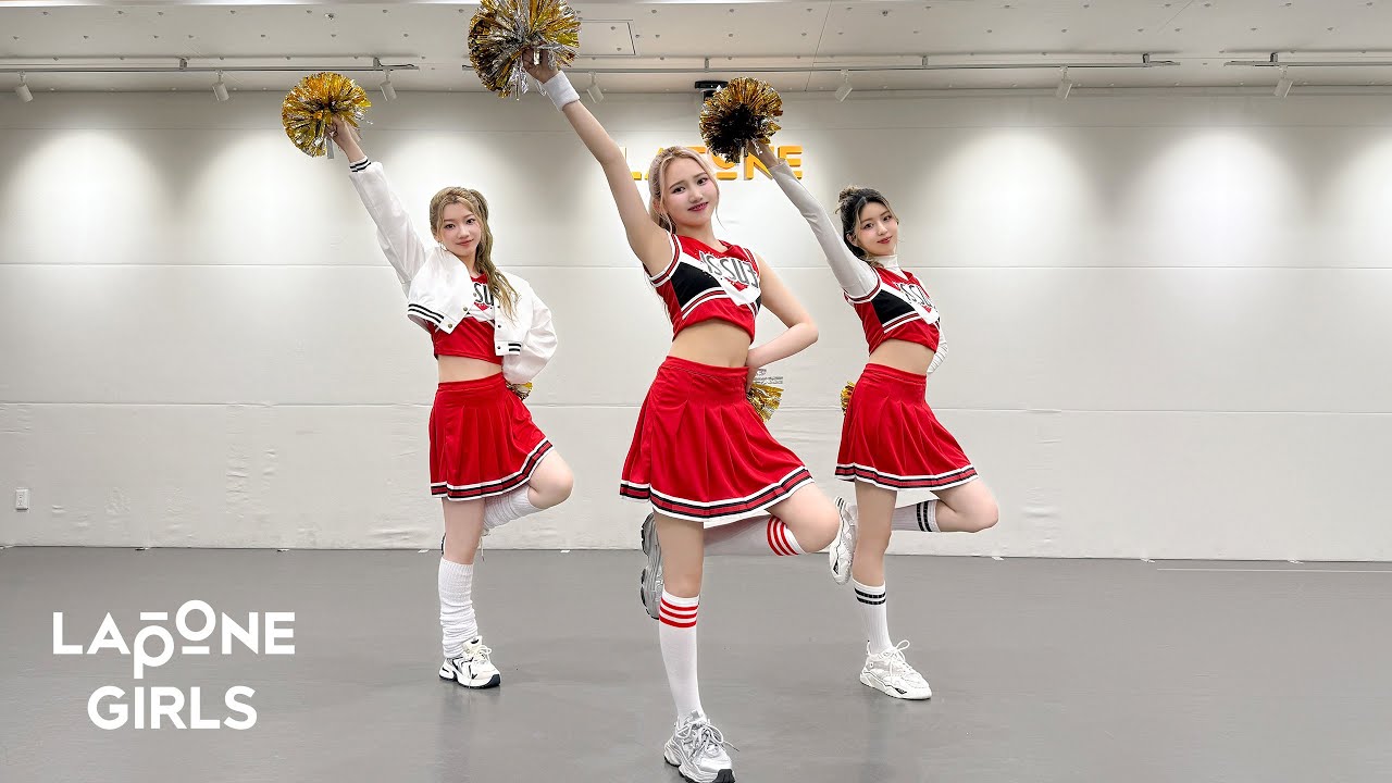 IS:SUE (イッシュ) 'SHINING' Dance Practice (Costume ver.)